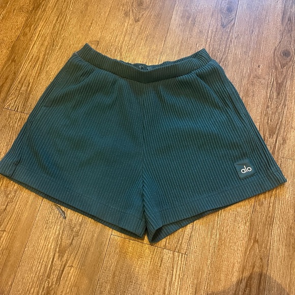 ALO Yoga | Shorts | Alo Shorts | Poshmark